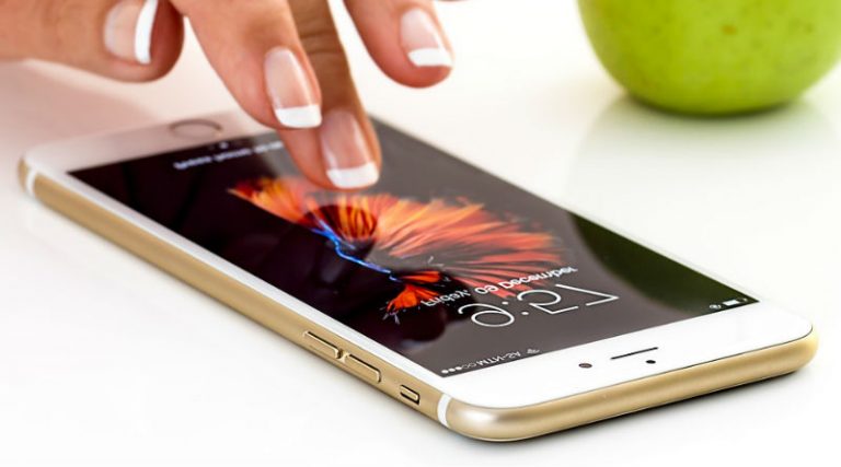 El teléfono móvil como parte esencial de nuestras vidas - El Cosmonauta
